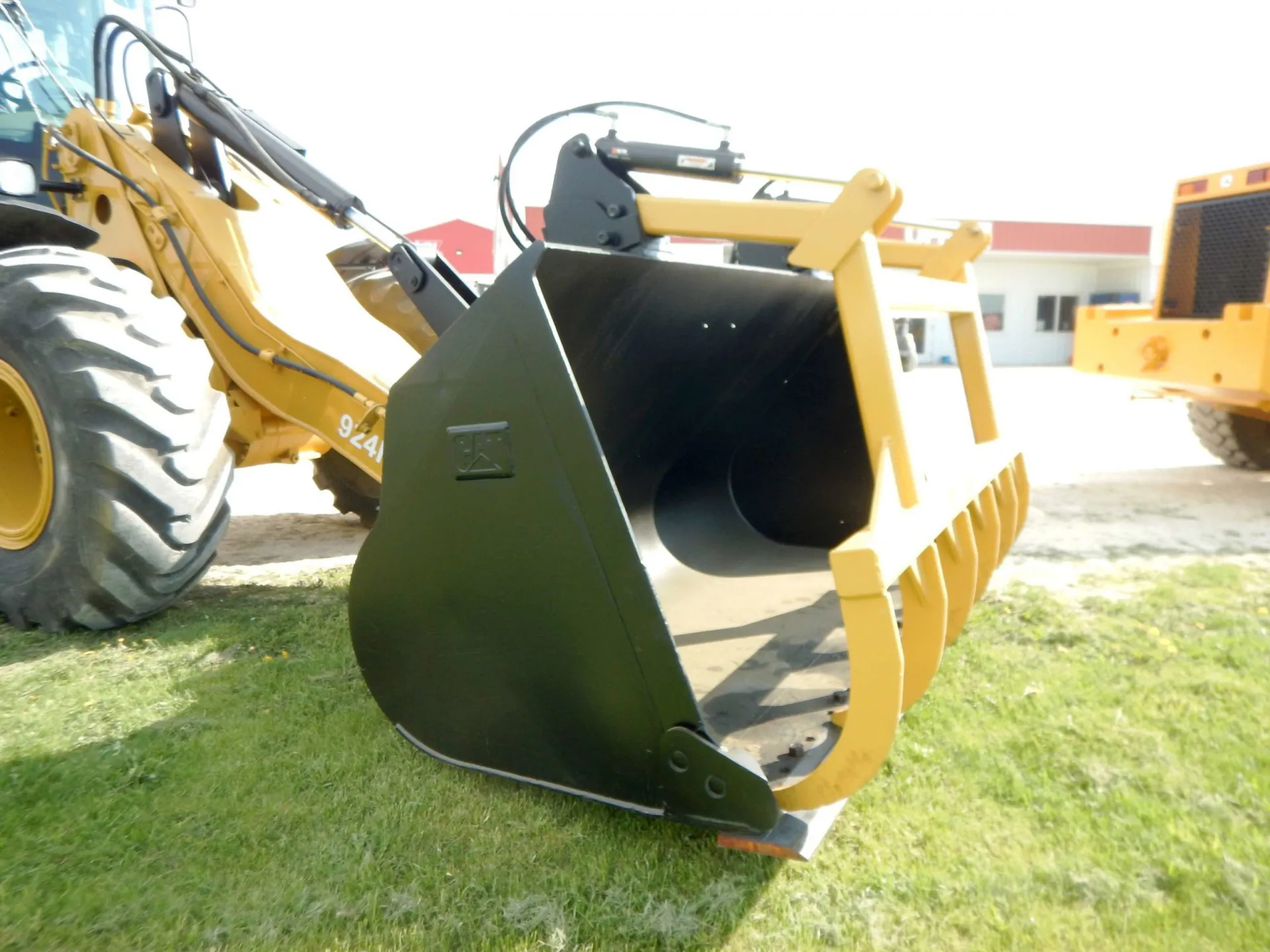 CF Grapple - Ferguson Equipment and Trailer Sales